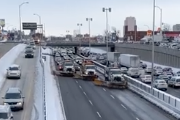 Il peut bien y avoir du traffic à Montréal! - La Clique du Plateau