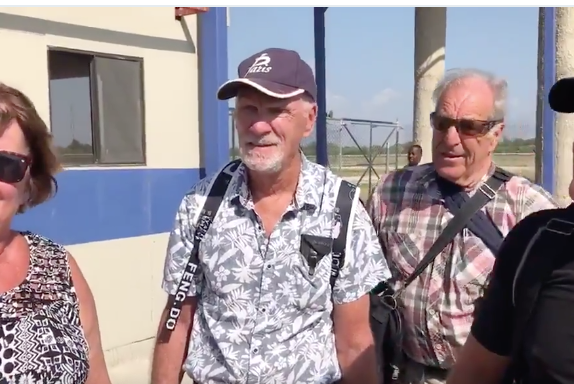 Haaaaaa les québécois avec Félix Séguin en Haïti... - La Clique du Plateau