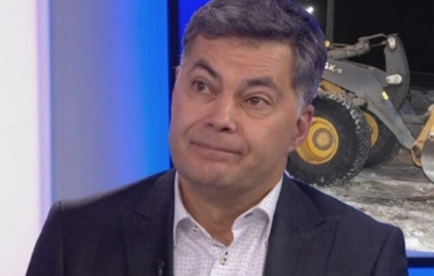 Luc Ferrandez sur le gros char à Mario Dumont! - La Clique du Plateau