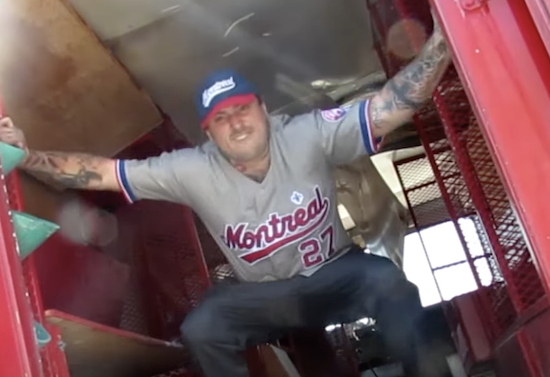 LE RETOUR DE MR.FAMOUS avec son hit... Liché moi *** - La Clique du Plateau