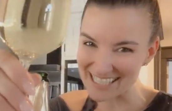 Je trouvais ça bizarre aussi qu'un vin d'épicerie gagne des médailles ...