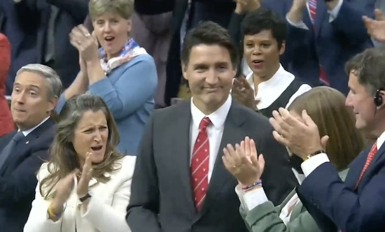 L'ovation pour Trudeau toi!!! - La Clique du Plateau