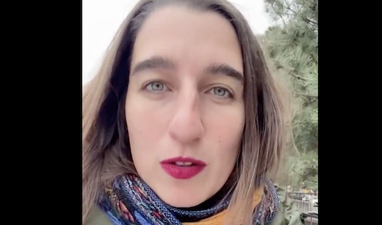 Émilise veut votre argent et pense elle aussi que Laval c'est en région ...