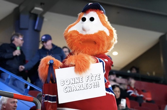 Payer ton billet une fortune et ajouter un 195$ pour avoir Youppi avec ...