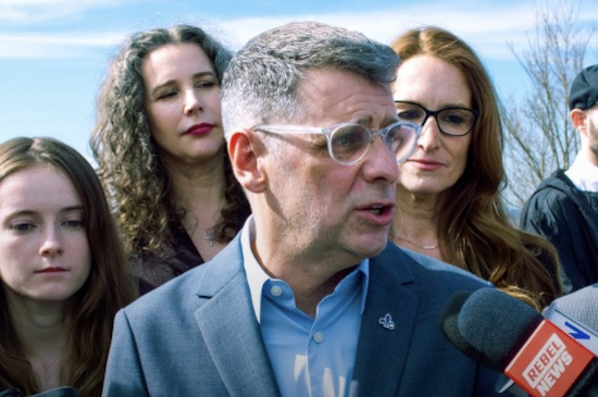 Voir ici: varger dans le beurre ça sert à rien! - La Clique du Plateau