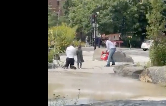 Un père juif avec ses trois enfants a été battu lors d’une attaque non ...